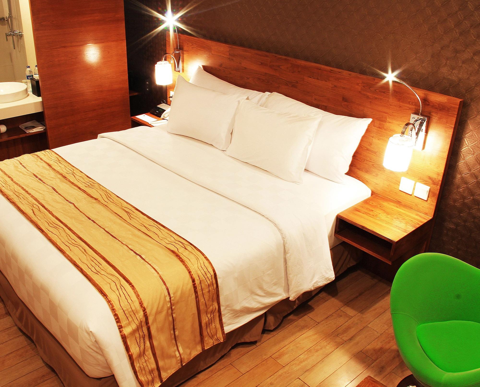 HARISTON HOTEL&SUITES, PLUIT - JAKARTA HOTEL