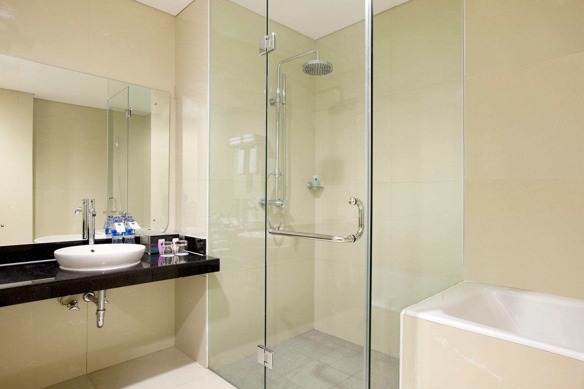 HARISTON HOTEL&SUITES, PLUIT - JAKARTA HOTEL