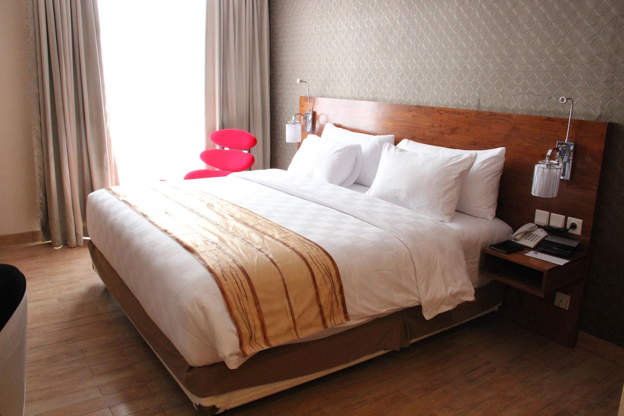 HARISTON HOTEL&SUITES, PLUIT - JAKARTA HOTEL