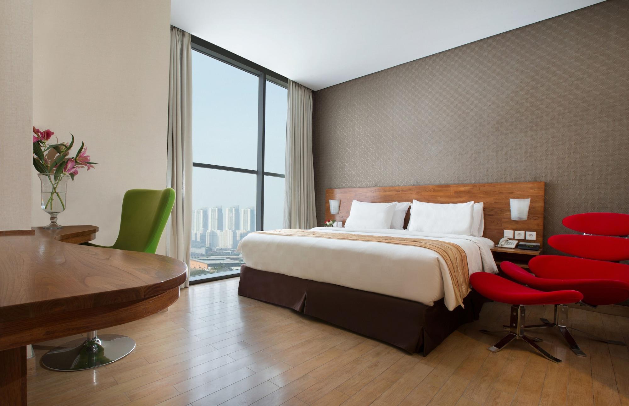 HARISTON HOTEL&SUITES, PLUIT - JAKARTA HOTEL