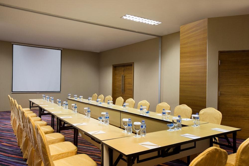 HARISTON HOTEL&SUITES, PLUIT - JAKARTA HOTEL